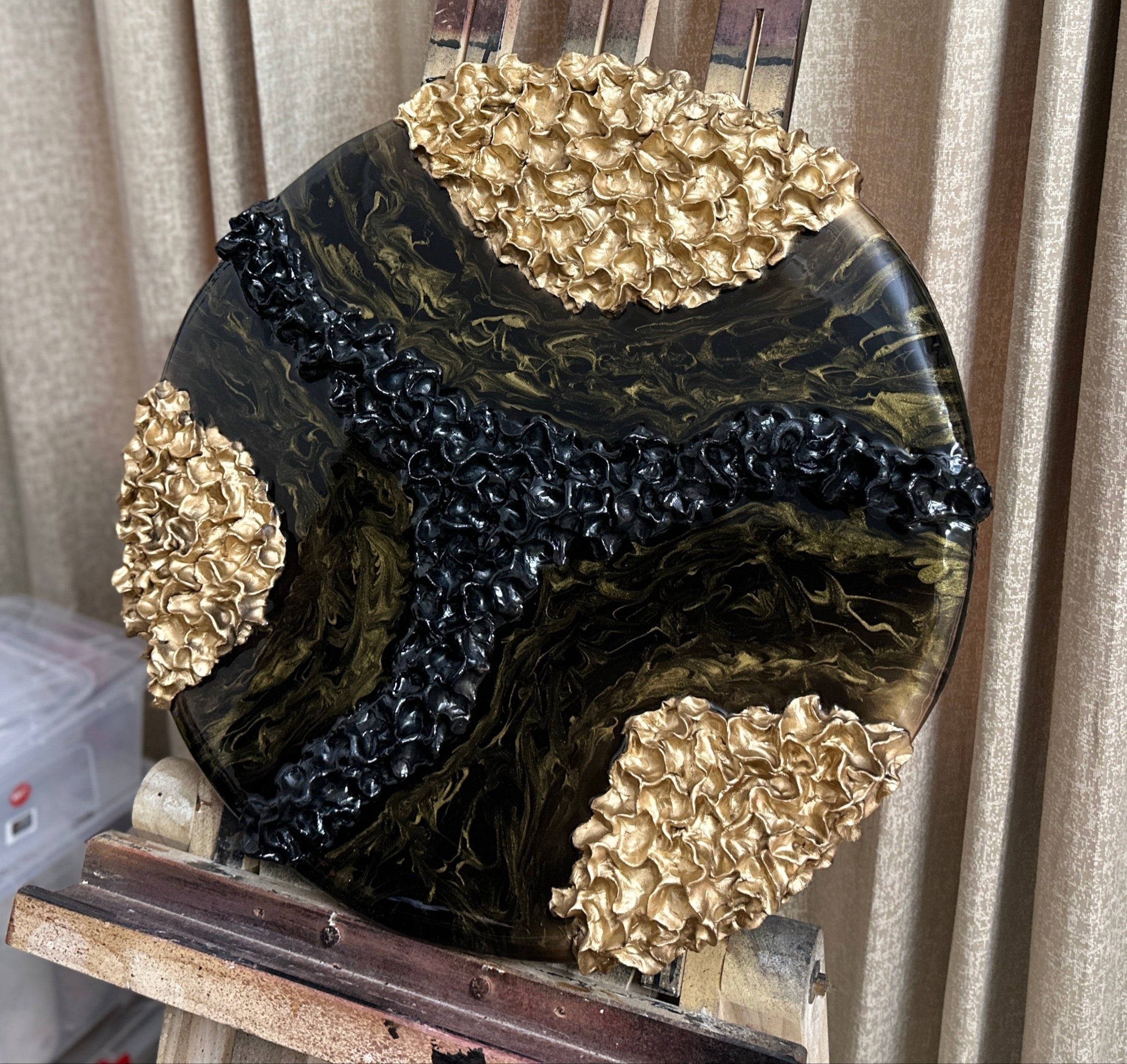Metallic Bloom – Manka Art Studio